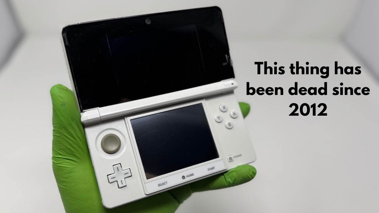 Liquid Damaged Nintendo 3DS Finally powered on in 13 Years - YouTube