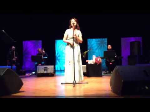 Gamzelerin Güller Açmış / Münevver Özdemir