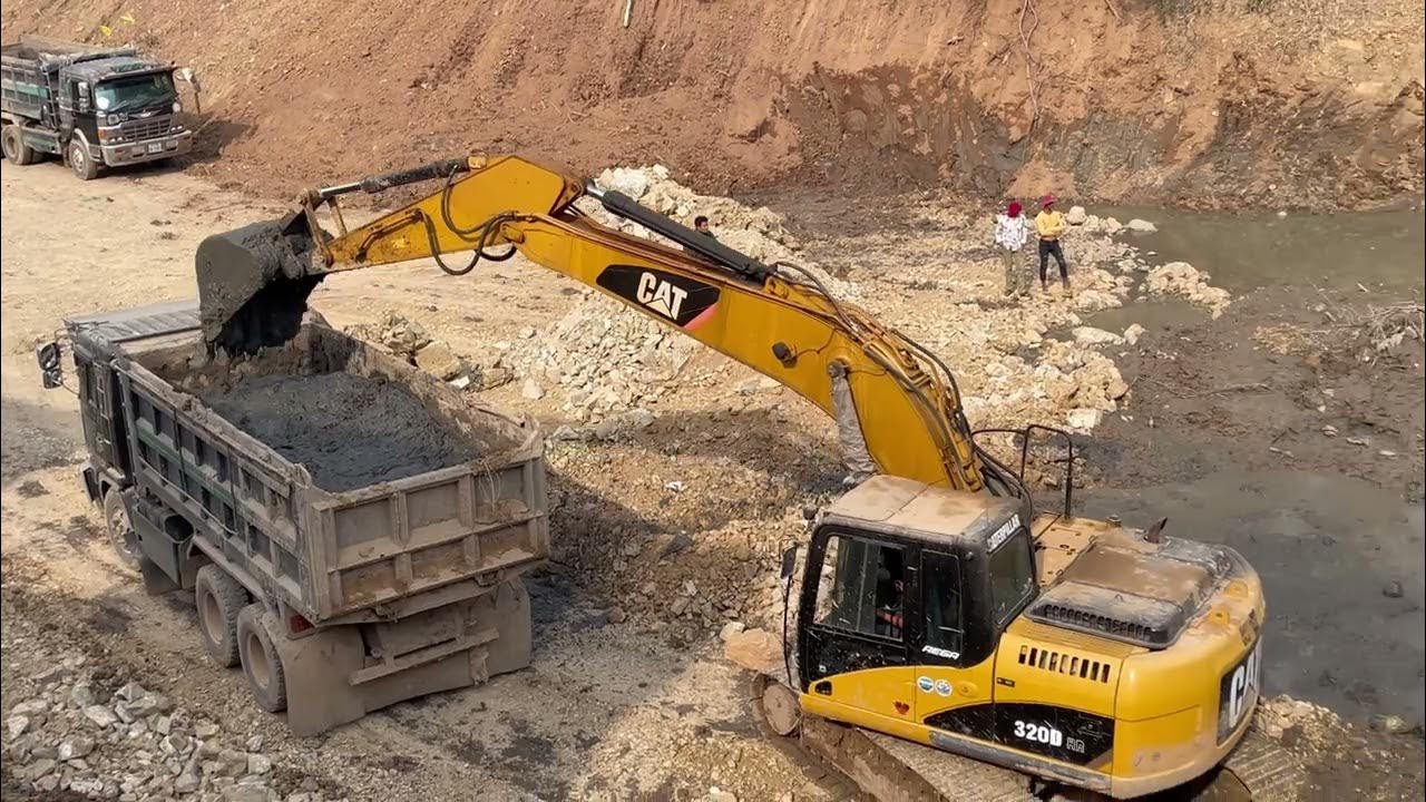 The Best Video Excavator KOMATSU Cat Caterpillar Techniques Power Strong Skill Digging mud - YouTube