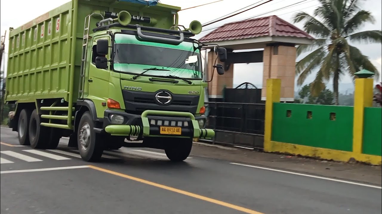 Toyota Hino Trucks And Isuzu Elf Trucks - YouTube