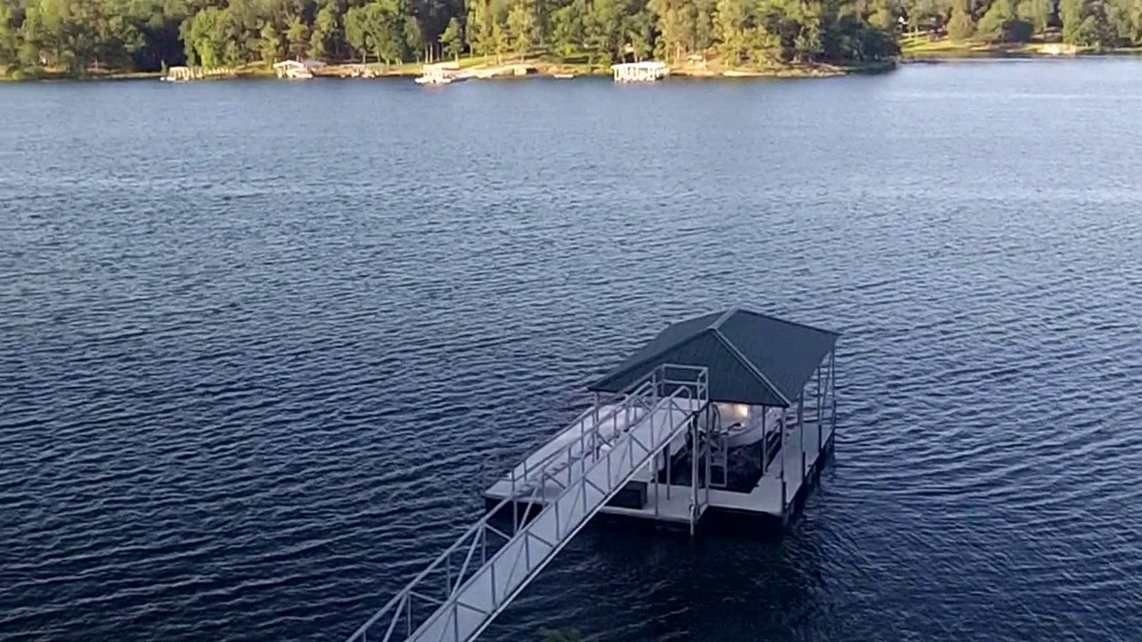 Lookout at Stoney Point - Smith Lake Rentals and Sales - YouTube