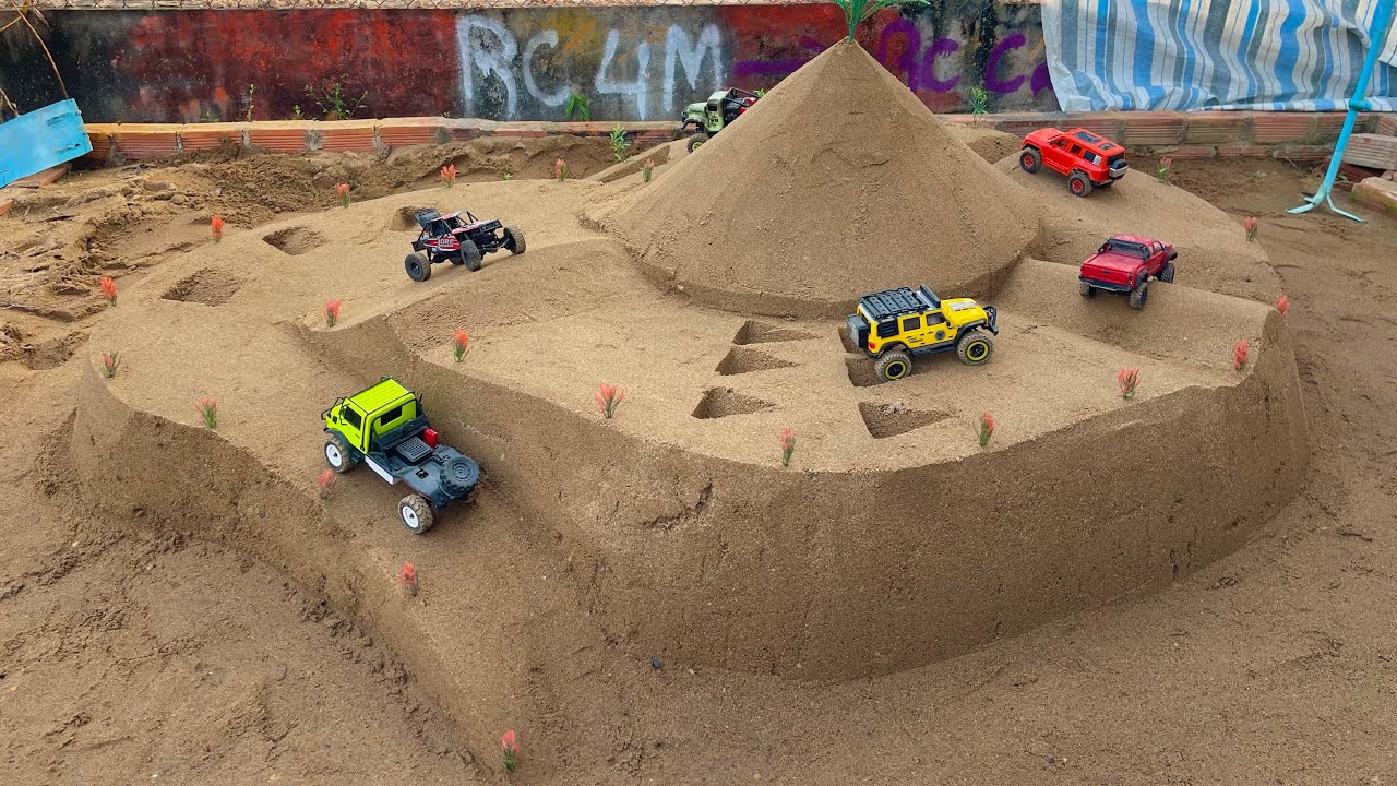 RC Cars Extreme Sand Mountain Obstacle Challenge! - YouTube