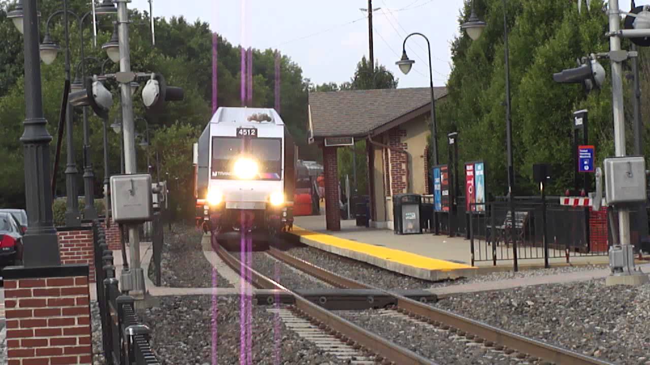 New Jersey Transit Bombardier ALP-45DP #4512 arriving into Towaco - YouTube