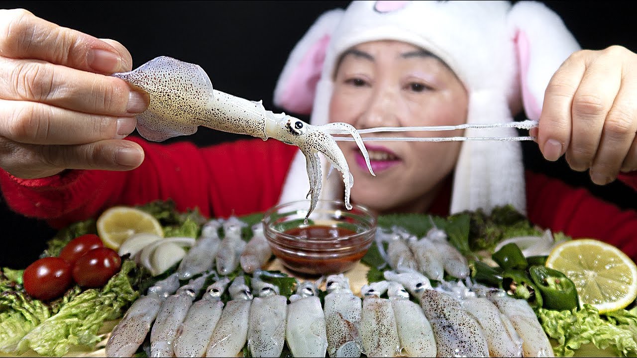 눈알까지 먹는 꼴뚜기회 리얼사운드 먹방🦑 | ASMR *BABY SQUID SASHIMI* Eating Sounds ...