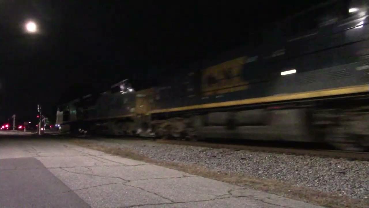 CSX 7240 with Awesome K5H High-Balling leads Light Engines CSX M653-27 by Dunn, NC @ Night ...
