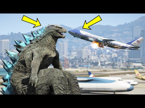 Godzilla Monster Attacks Boeing VC-25 After Flying Too Low | GTA 5