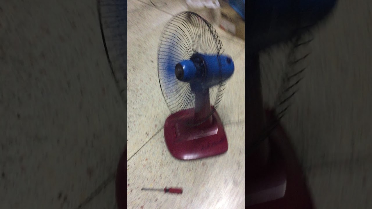 Koln Demo the broken electric fan. - YouTube