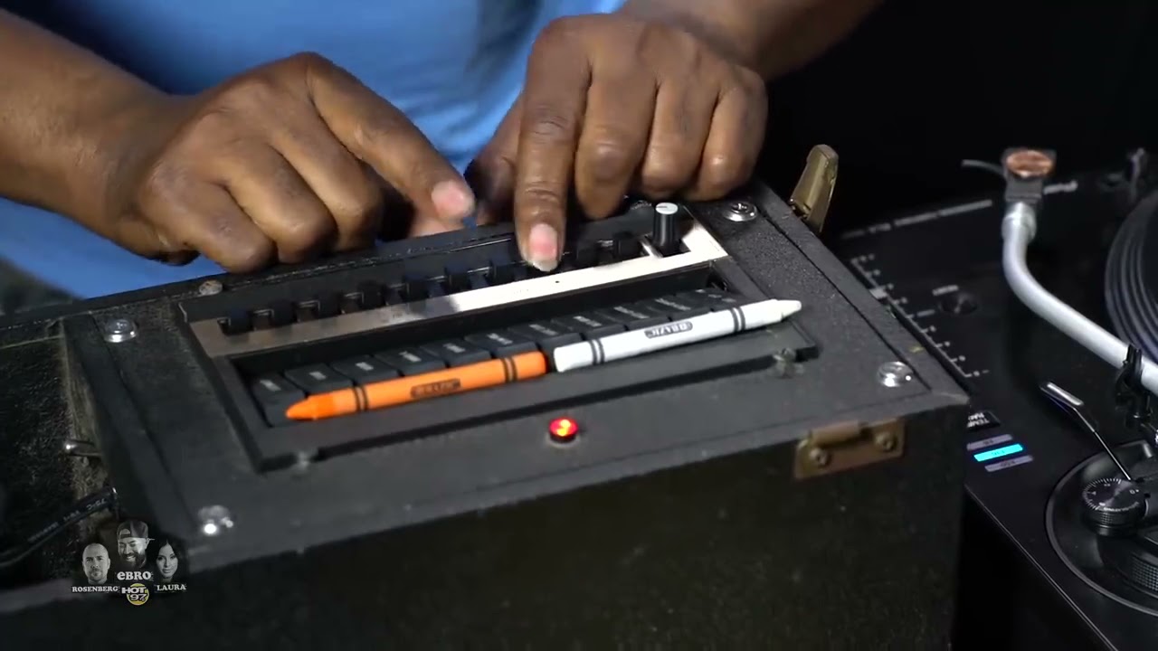 Legendary Grandmaster Flash Using Beat Box Machine - YouTube