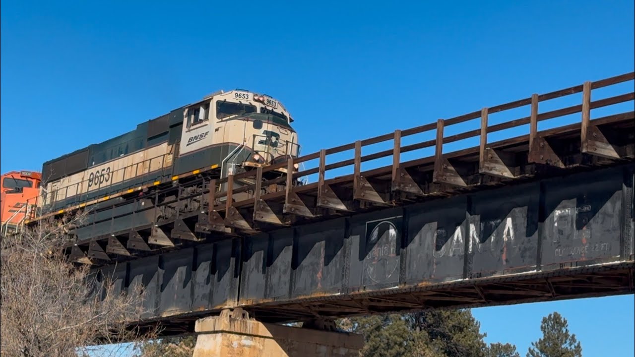 BNSF #9653 Lead’s The C-RWMSLP0-04B Through Santa Fe Bridge In Larkspur ...