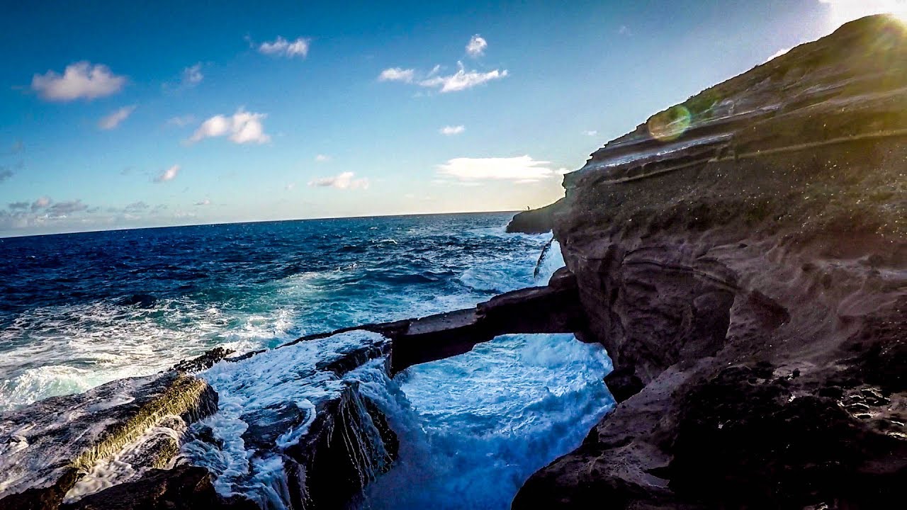 Koko Head (Hanauma Bay) Rim Trail and Rock Bridge / Honolulu, Oahu ...