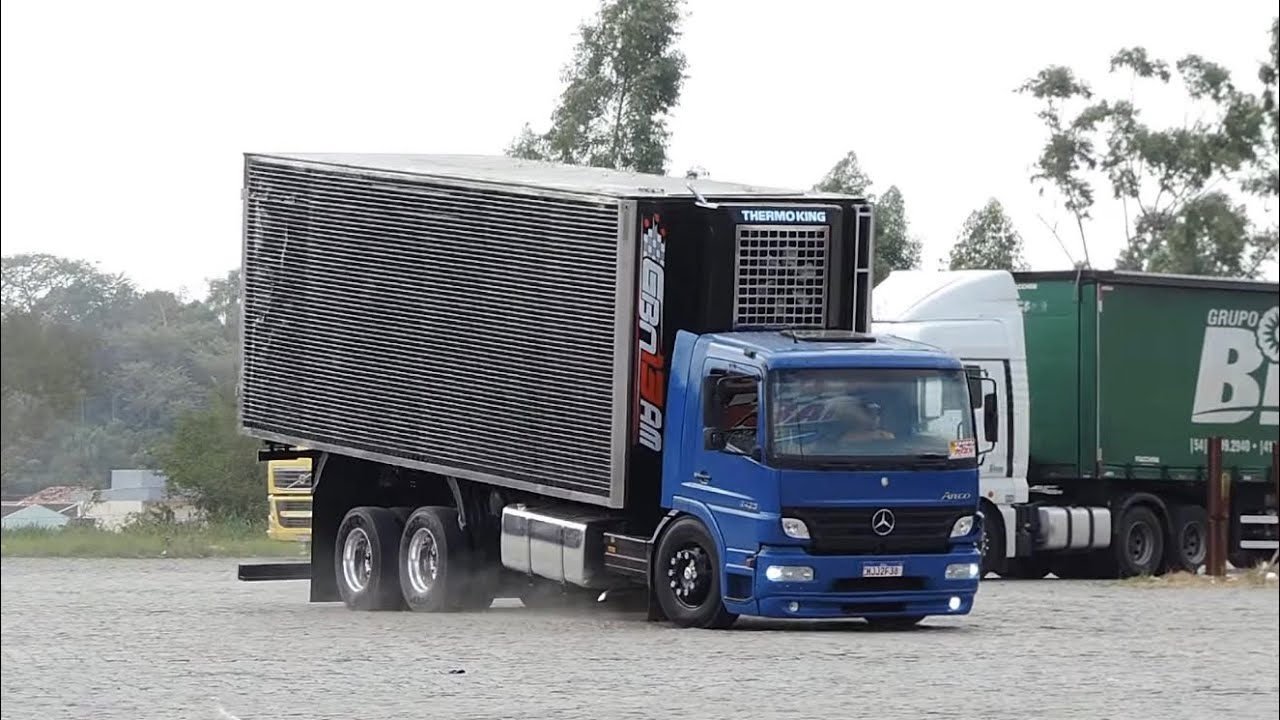 BASSO FRUTAS - YouTube