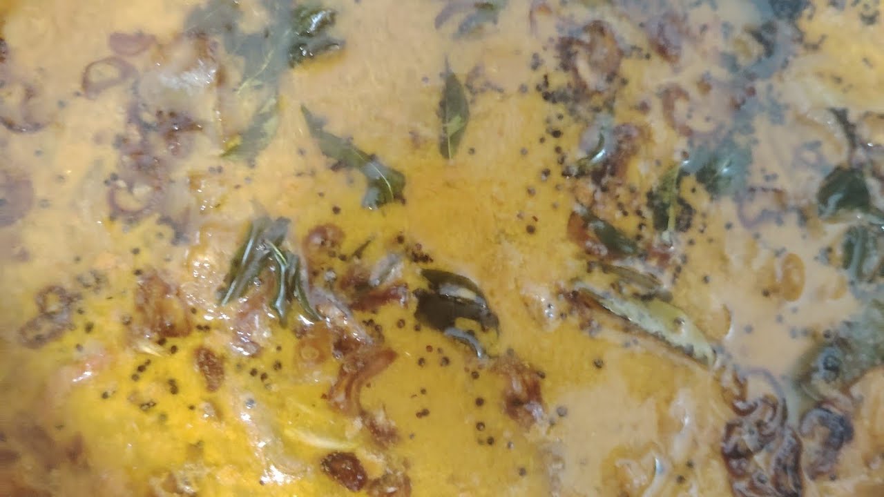 Unakka Netholi/Kozhuva Curry/Dried Anchovy Curry - YouTube