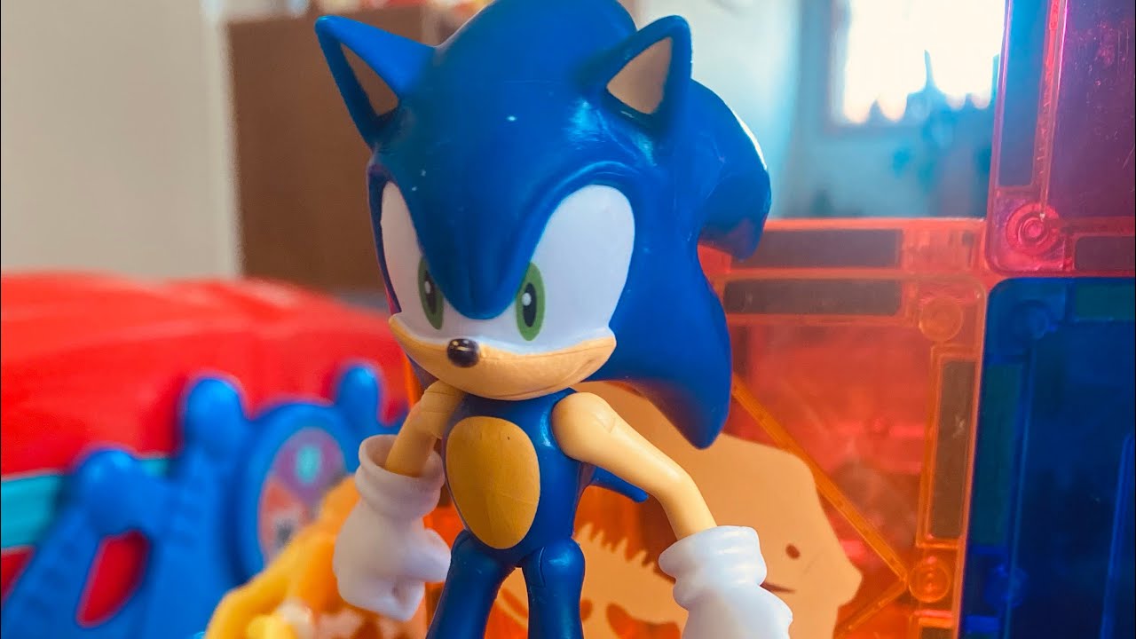 Sonic the Hedgehog and Magna-Tiles - YouTube