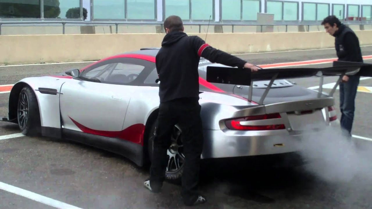 Aston Martin DB9 GT3 - YouTube