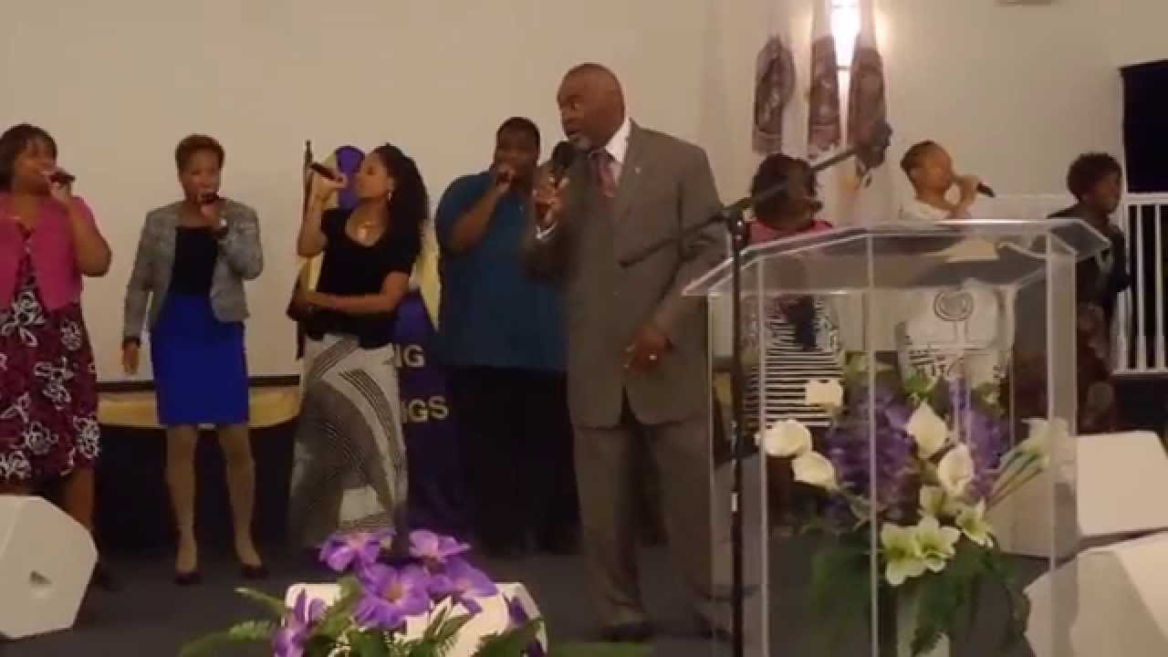 Bishop Larry D. Palmer Sings - YouTube