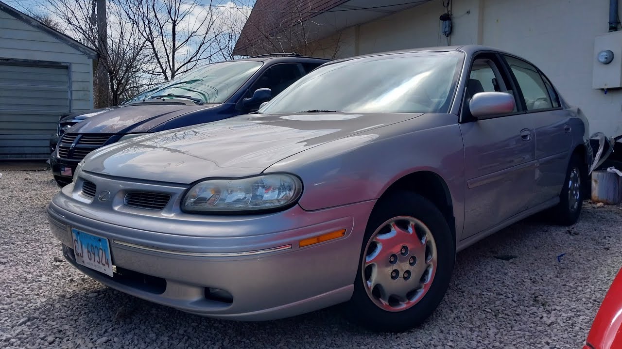 1998 Oldsmobile Cutlass tour and startup - YouTube