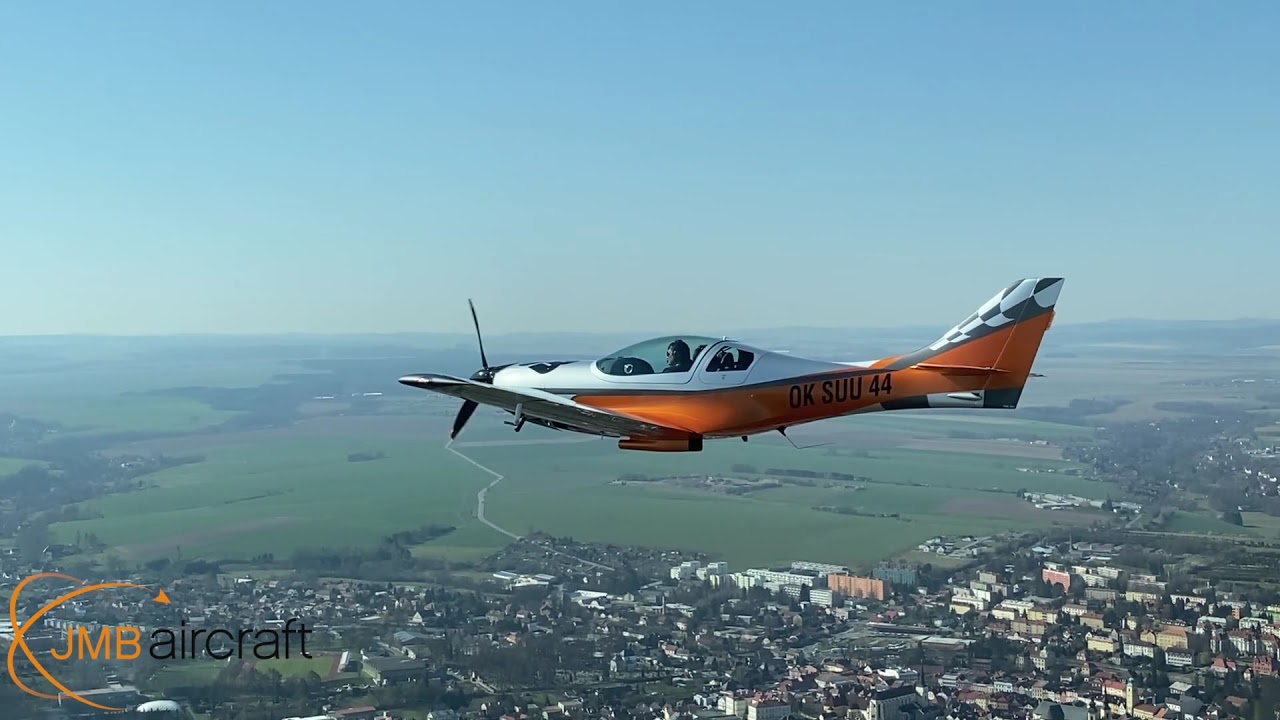 Fast Experimental airplane 915 - YouTube