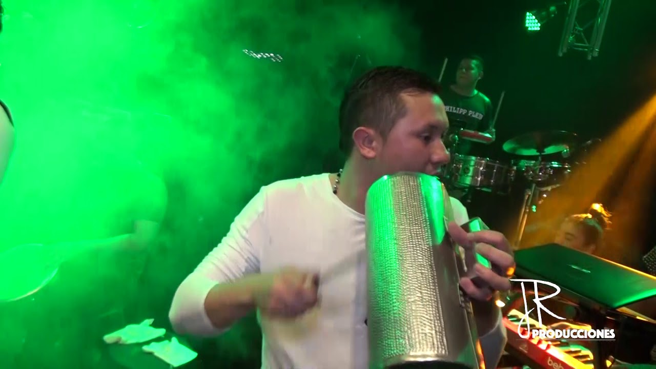 Kevin Martinez y Camllo Arias Mas de lo Normal Rio de Oro - YouTube