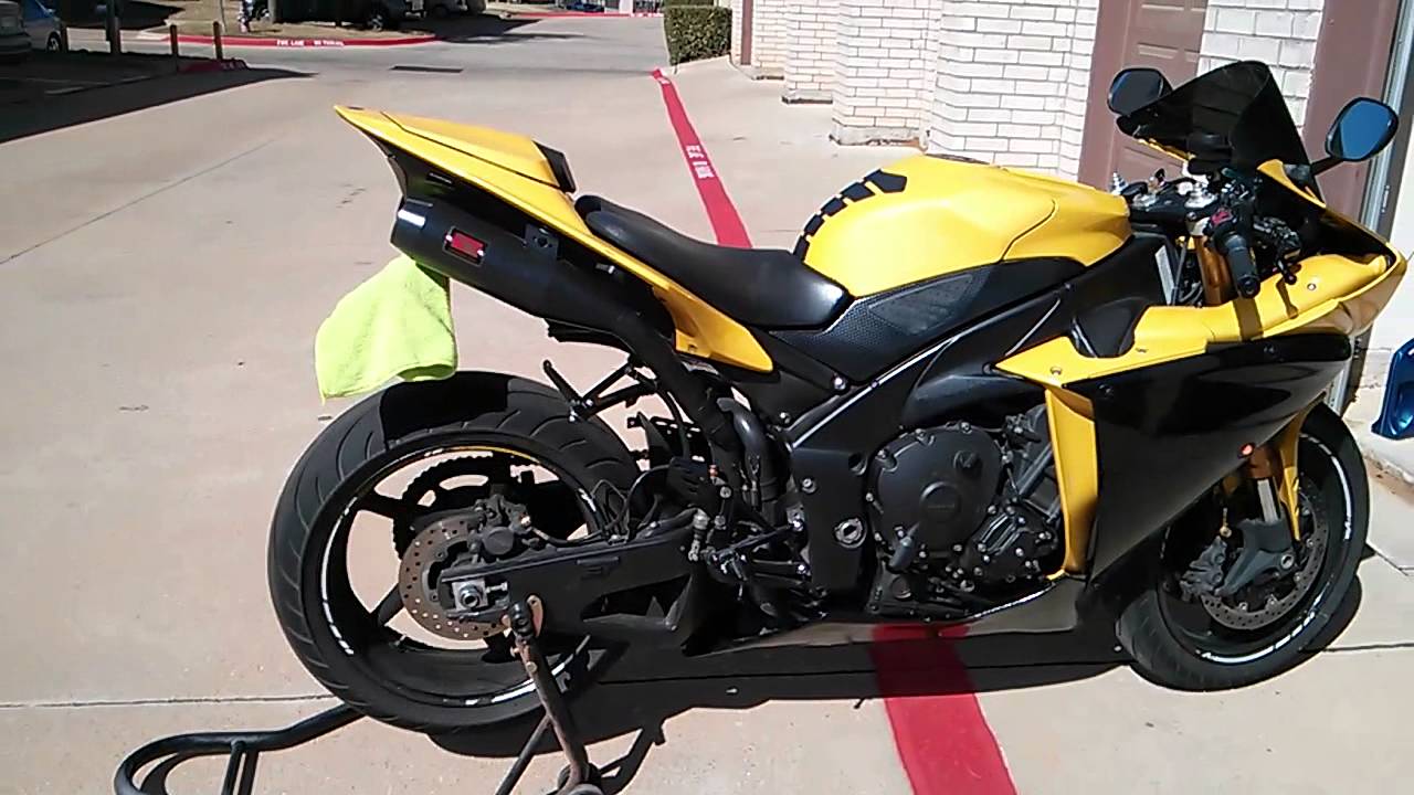 walkaround of 09 R1 with competition Werkes slipons in Cobra Black ...