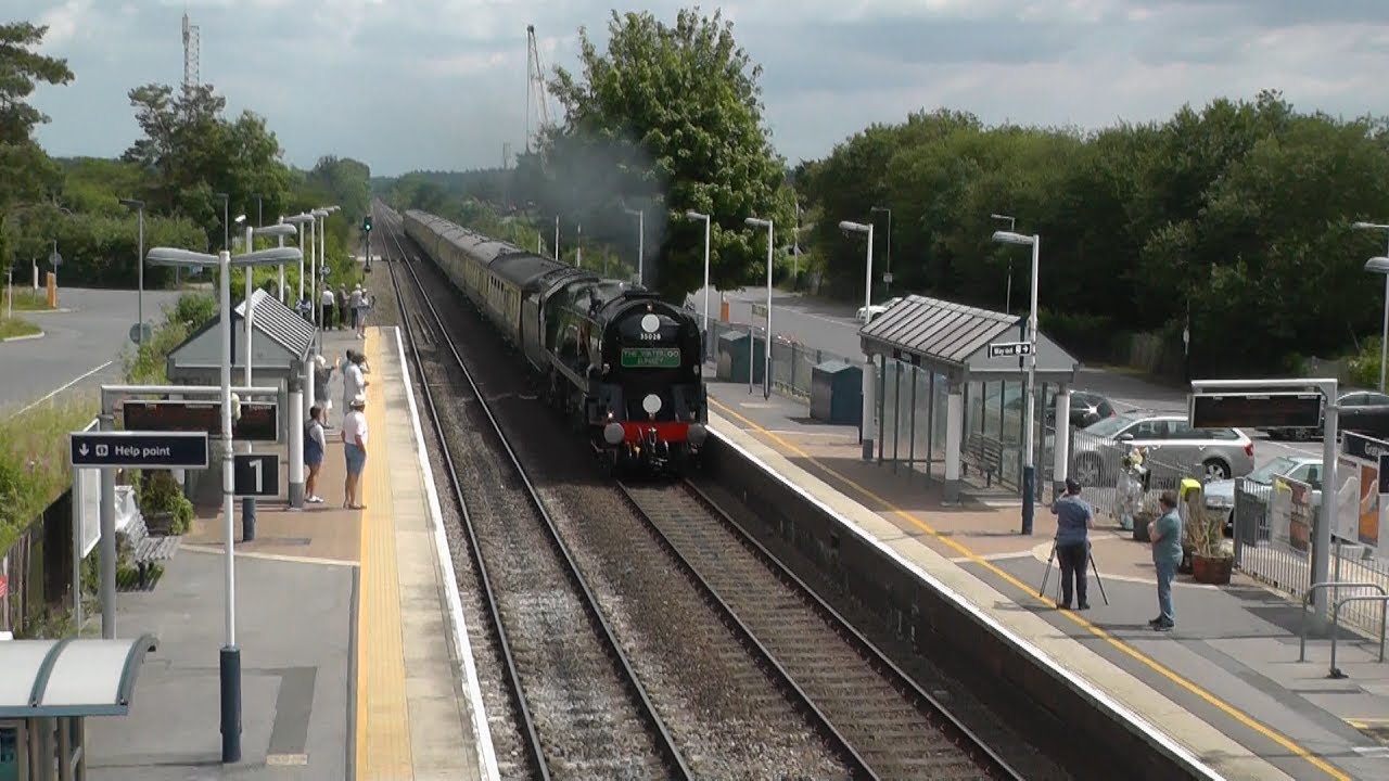 35028 Clan Line roars through Grateley with The Waterloo Sunset - 09/07 ...