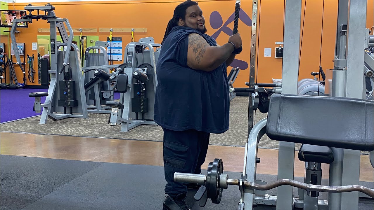 First day back in the gym - YouTube