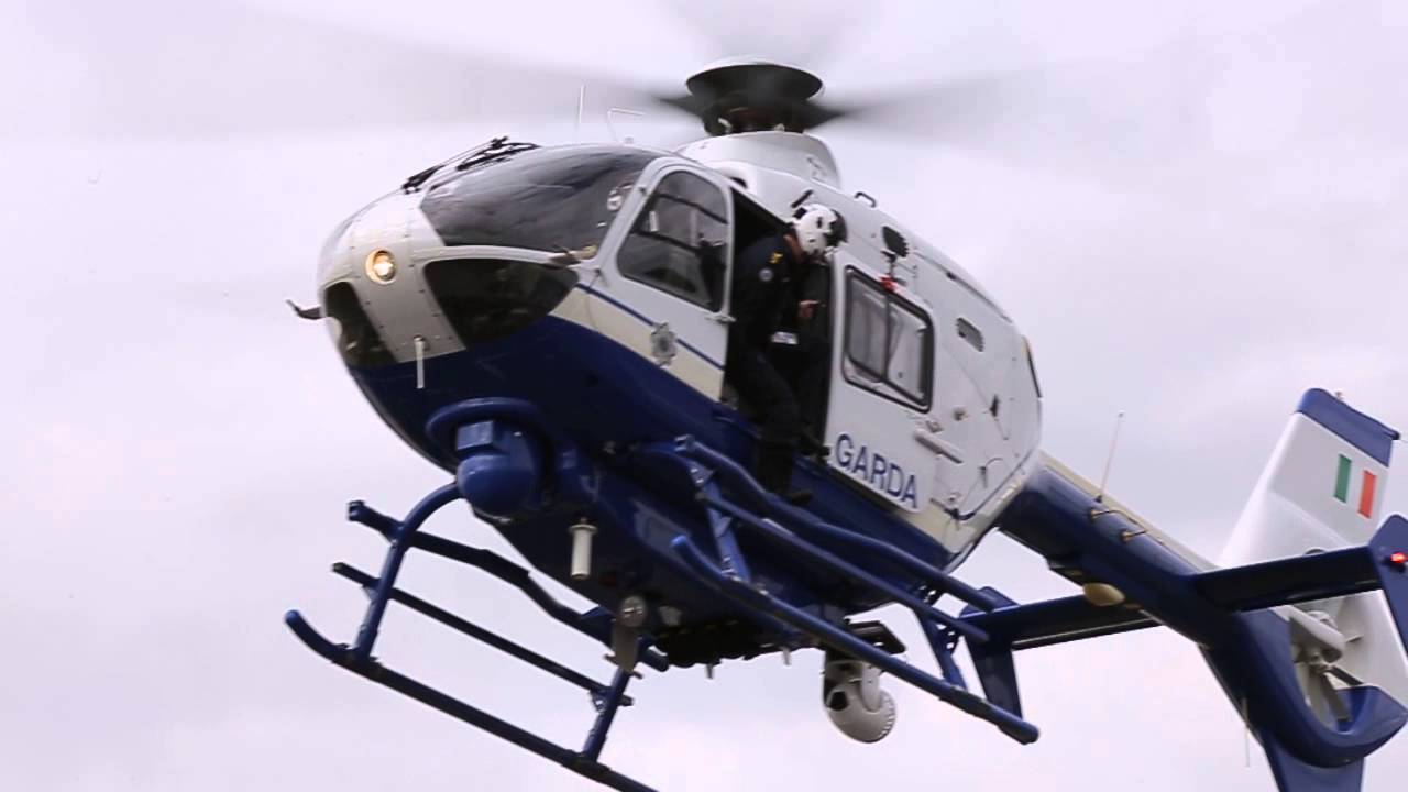 Garda Helicopter landing at Aras Cill Dara,Naas,Co.Kildare. - YouTube
