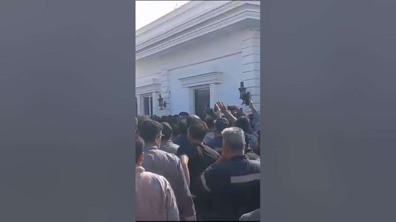تظاهرة داخل شركه الاسمدة الجنوبية بمحافظة البصرة تطالب باقاله المدير