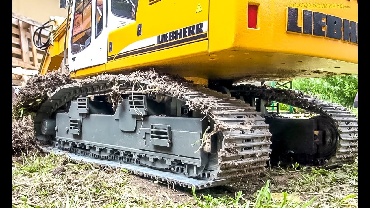 RC excavator Liebherr Litronic 944 in Action! Digger @ construction ...