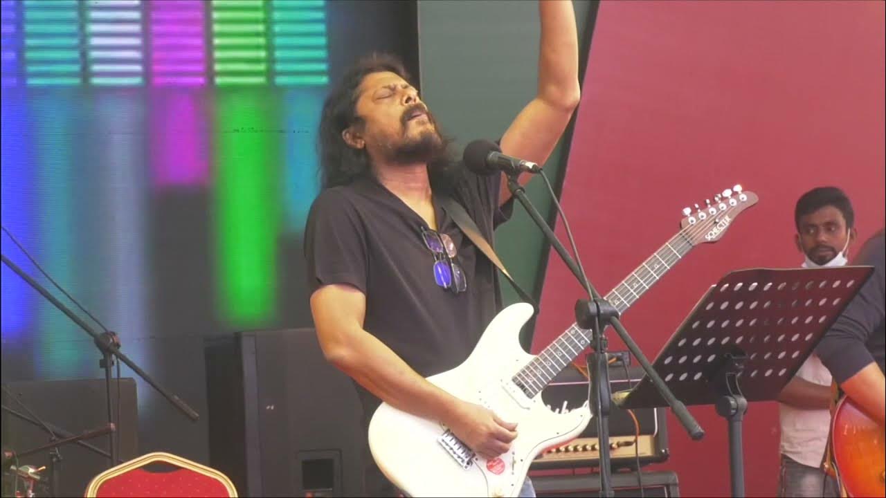 Bheegi Bheegi live performance | জেমস | James | Gangster | James Live Concert | UITS | James ...