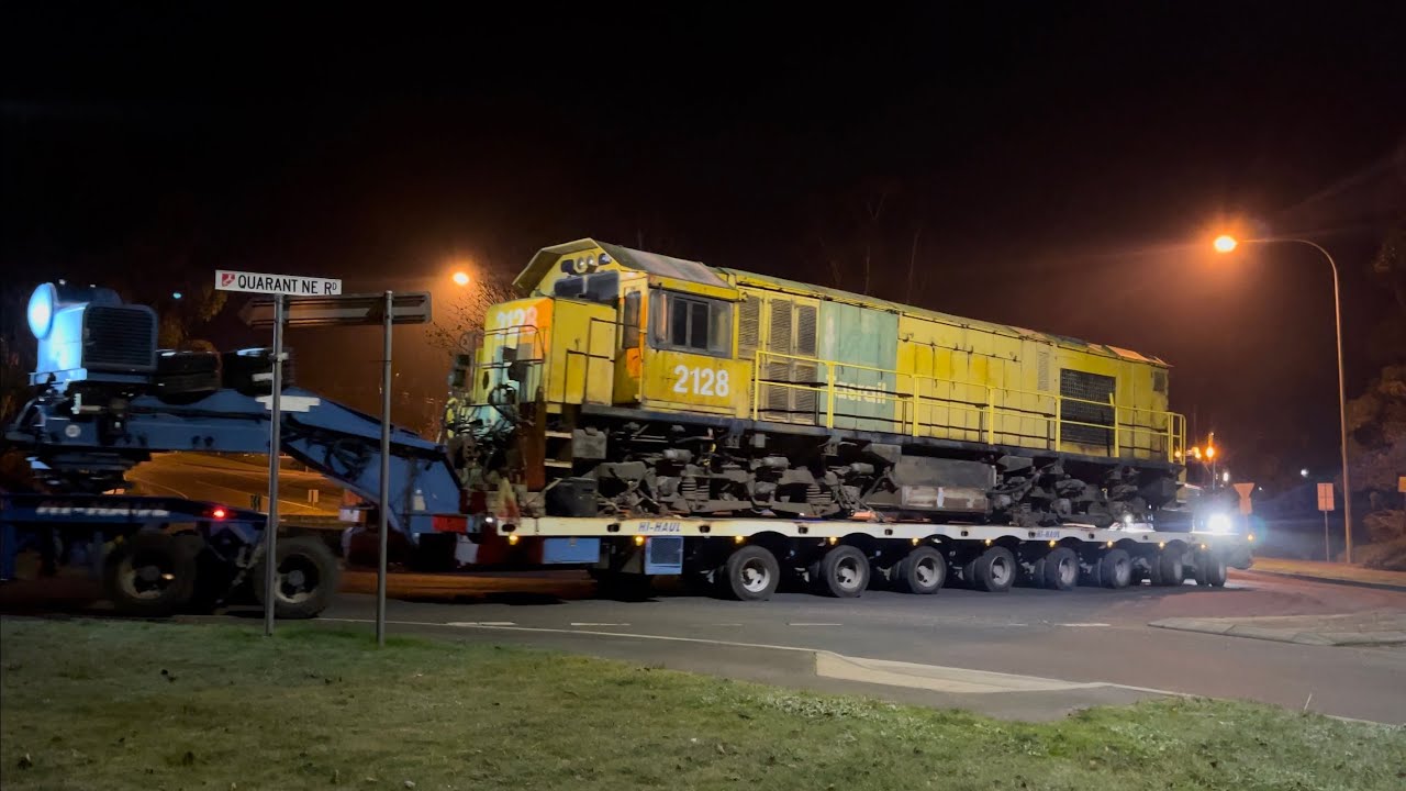 Hi-Haul Transport heavy haulage move moving ex TasRail locomotive 2128 ...