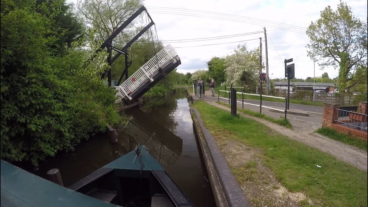 Narrowboating Part 11 - to Shirley Draw Bridge - YouTube