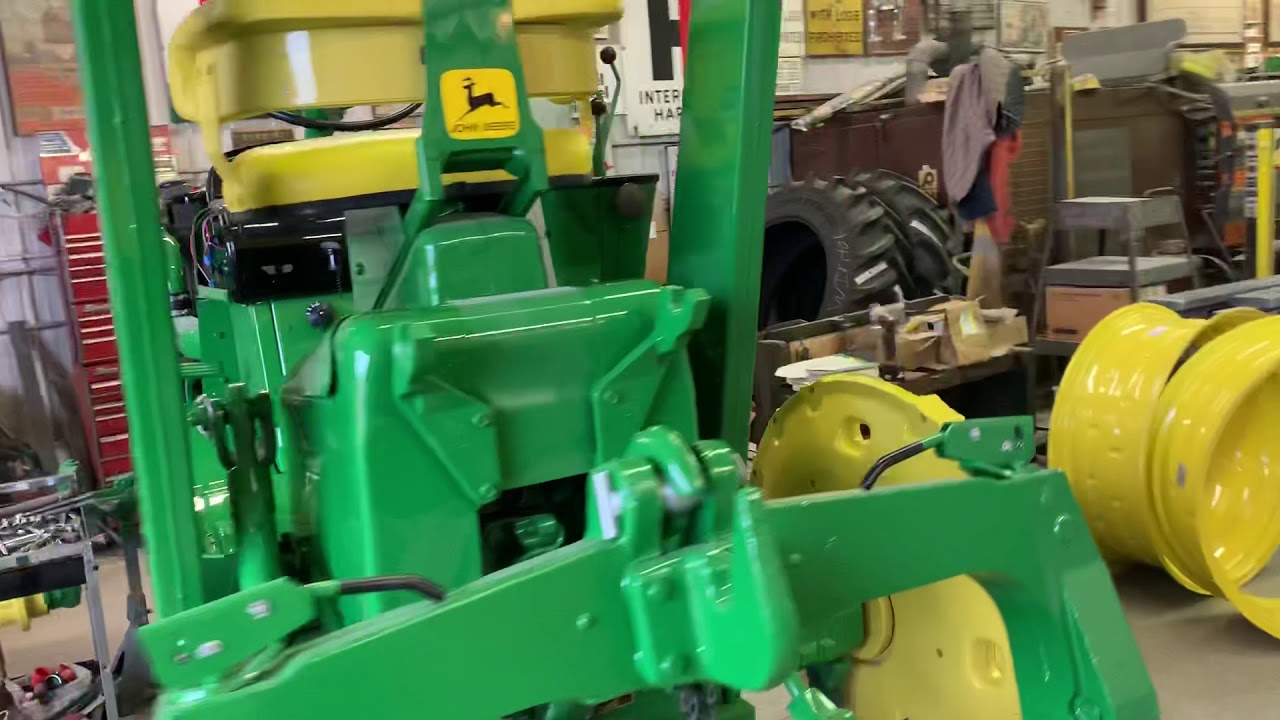 1972 John Deere 4020 Powershift going back together after restore - YouTube