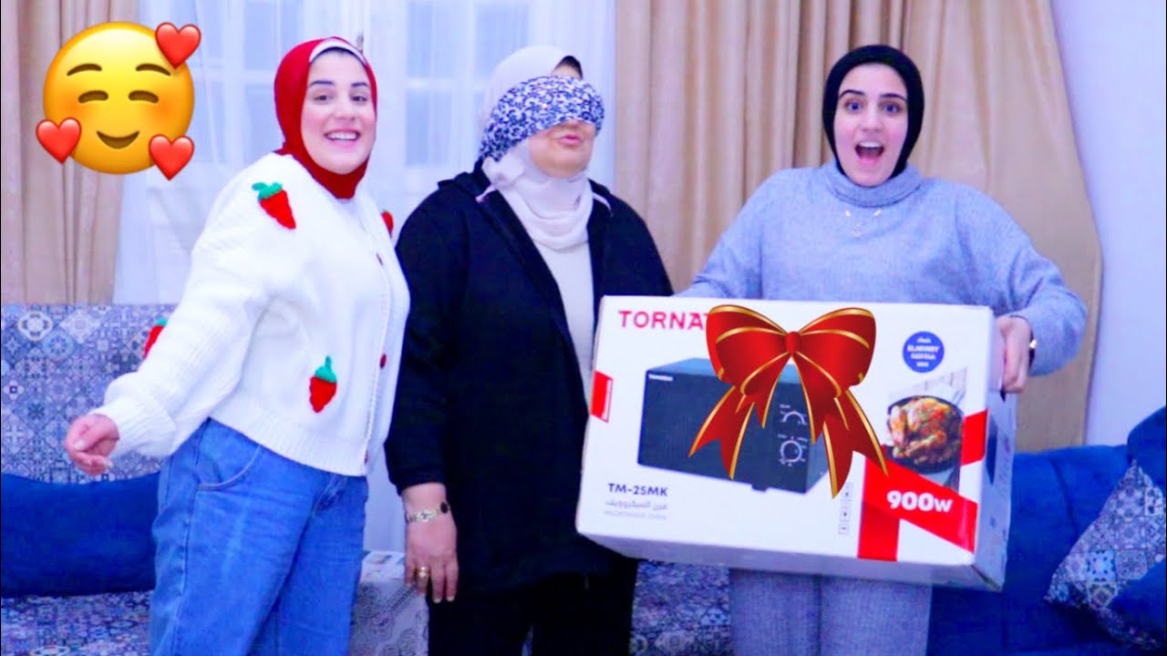 عملنا اكبر مفاجأة لماما يوم عيد الام 🙈 انهارت من العياط 😥 Youtube