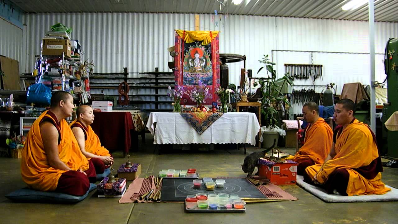 Tsawa Tibetan Monks: Opening Prayer for Compassion Sand Mandala - YouTube