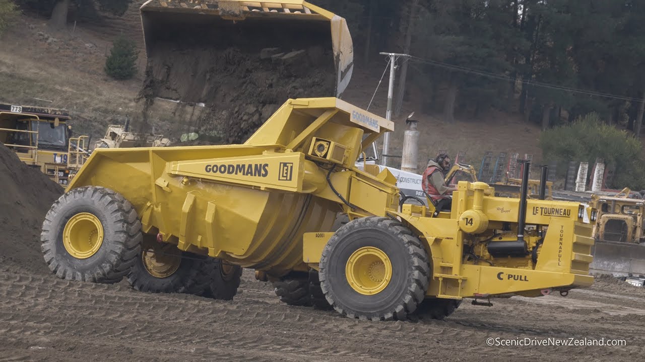 LeTourneau Tournapull Model C Dump Truck Working - YouTube