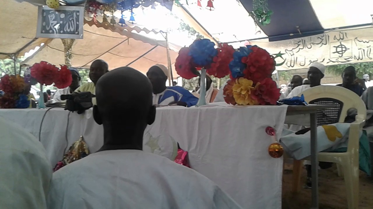 Un des élèves de l imam mahdi mouhamadou moustapha ngom au Sénégal ...
