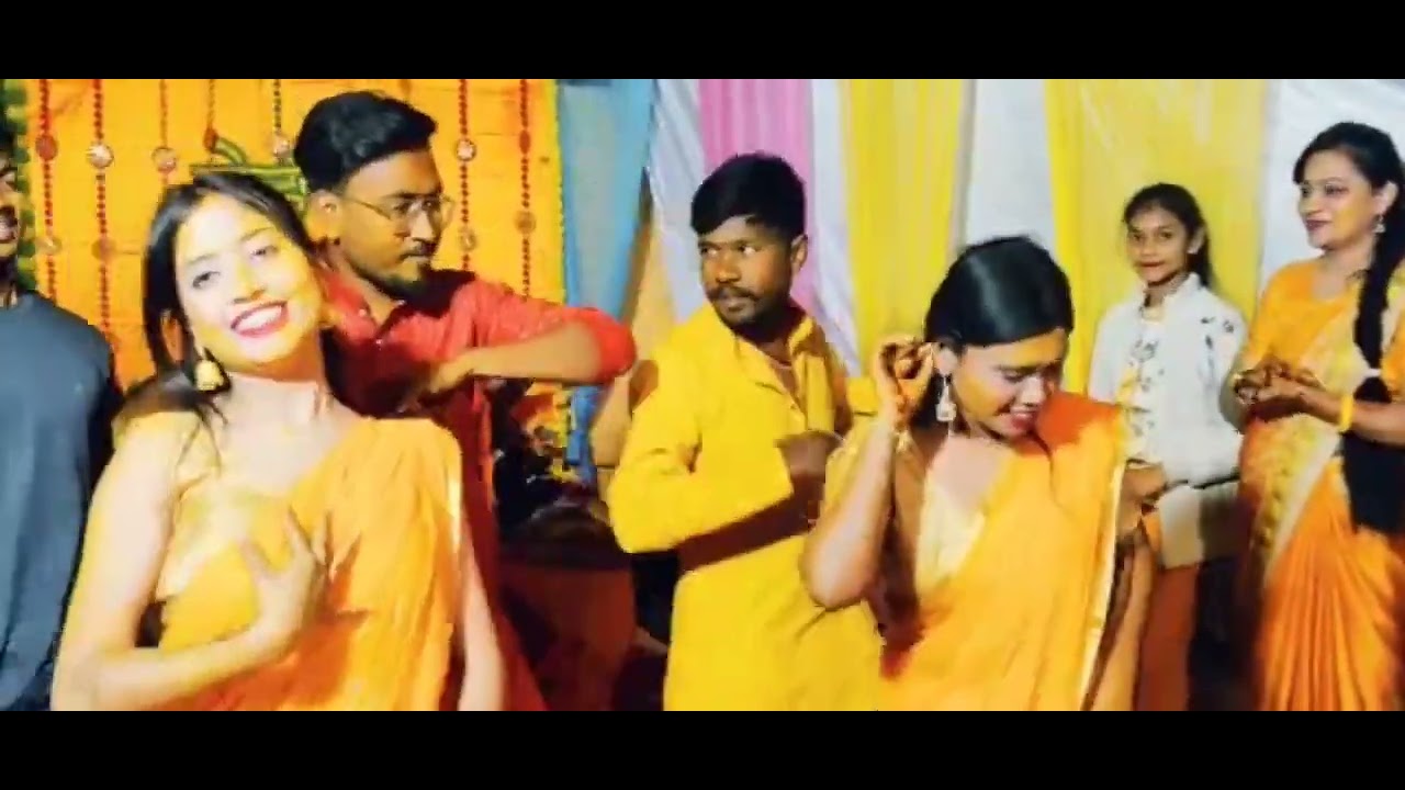 HUA CHOKRA JAWA RE.. FAMILY DANCE - YouTube