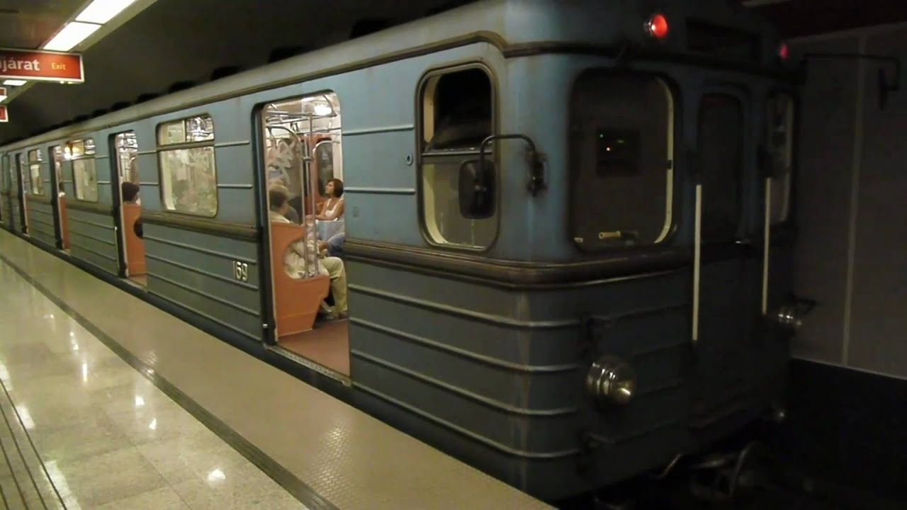 Budapest Metro M2 at Blaha Lujza tèr [1080p] - YouTube