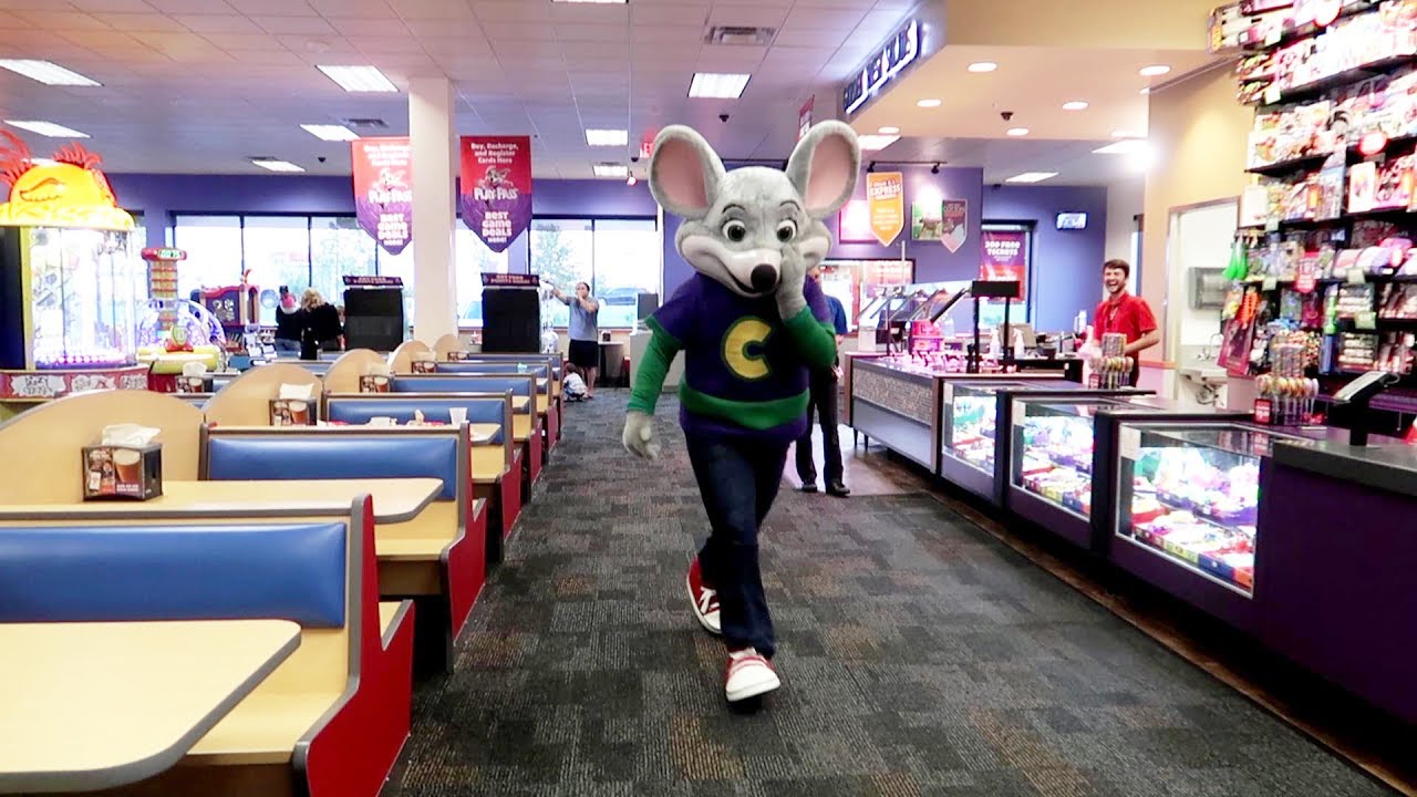 She made Chuck E Cheese Cry - YouTube