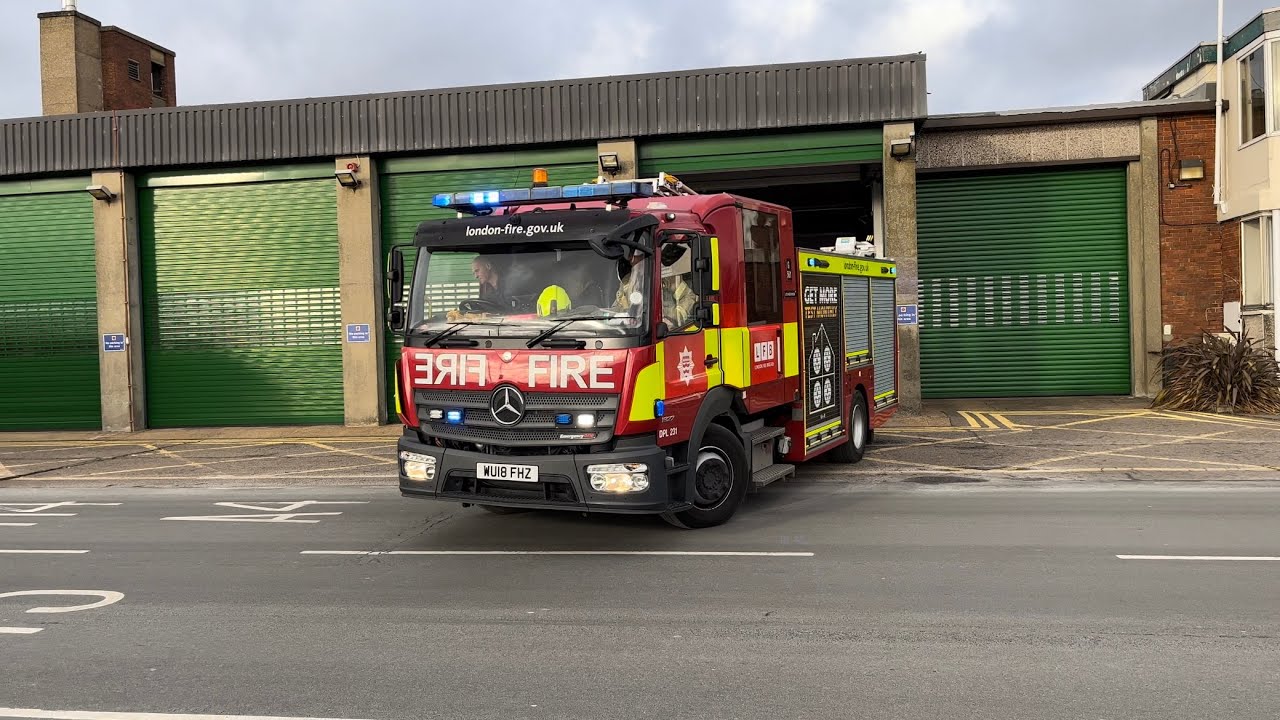 London Fire Brigade G561 Heathrow Pump Ladder Turnout To Emergency ...