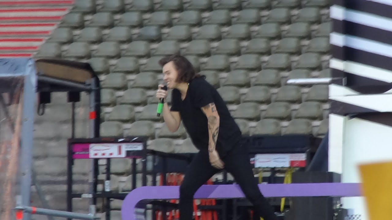 One Direction - Strong (Live in Brussels, Belgium - On The Road Again ...