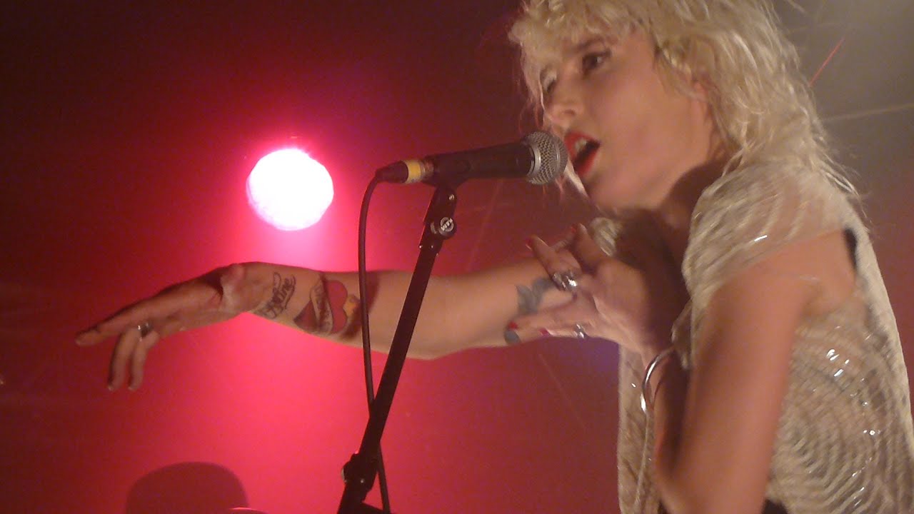 Demi Mondaine - Paris sous la neige - LIVE PARIS 2014 - YouTube