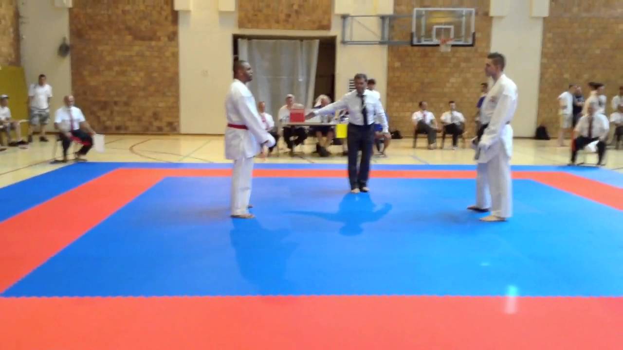 Sonny Roberts GBR (Aka) v Philip Carlsen DEN (Shiro) - RD1 - YouTube