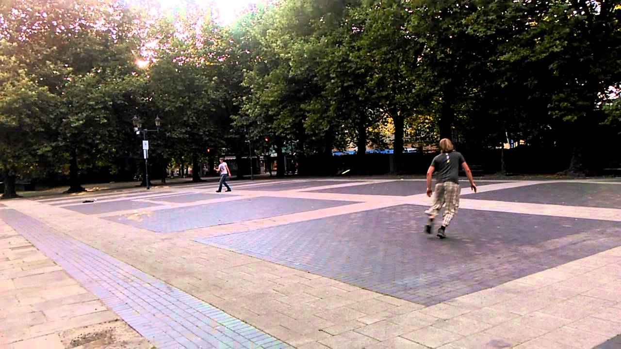 Bounce Frisbee 6 - YouTube