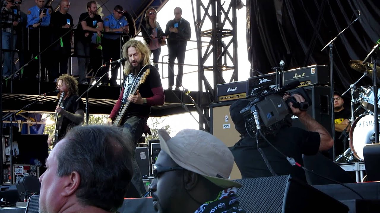 MASTODON!!!! Live at VOODOO Fest 2011 - YouTube