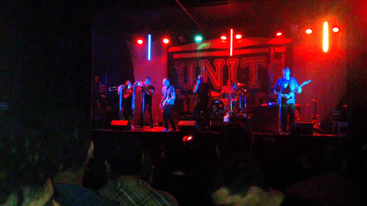 Voodoo Glow Skulls - Land of misfits toys - Cafe Iguana - YouTube