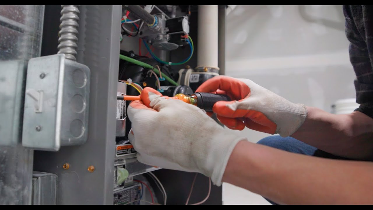 Maintenance workers: Keeping our schools in good repair - YouTube