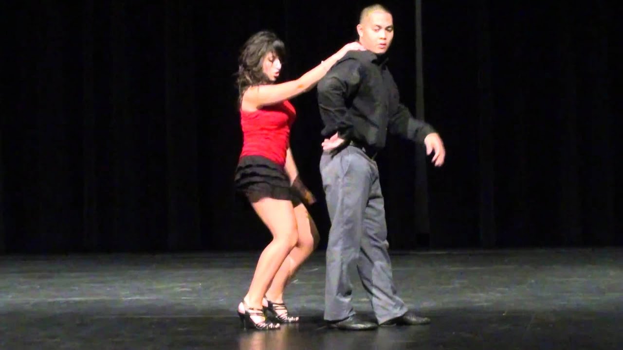 King and Elizabeth- Cha Cha Dance - YouTube