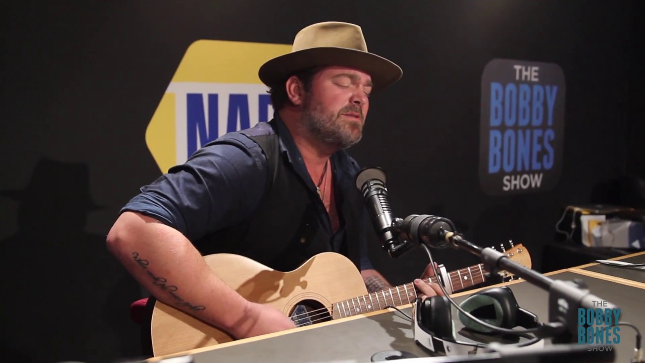 Lee Brice Performs "Boy" Live on the Bobby Bones Show - YouTube