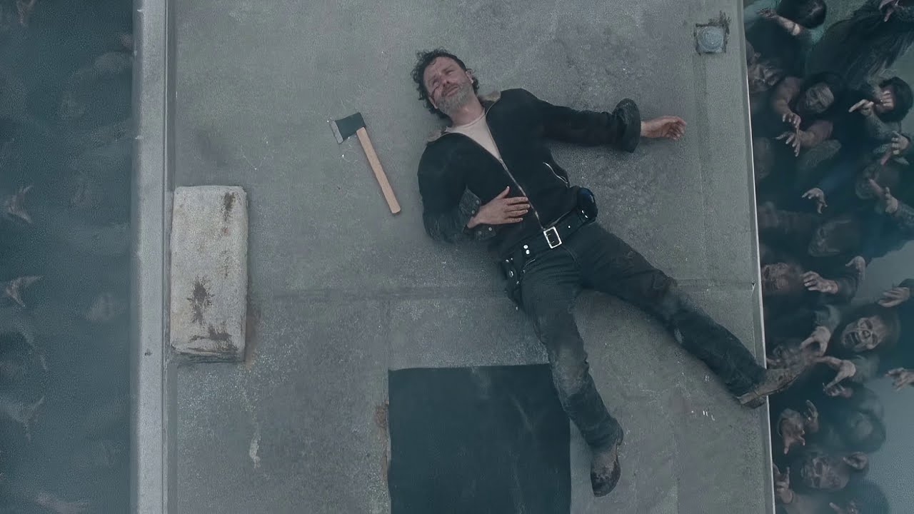The Walking Dead S07E01 | Rick Battles Walkers [4K] - YouTube